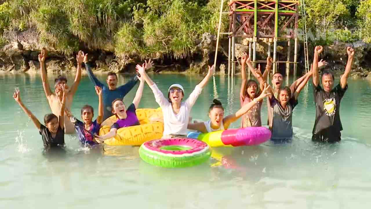 Kegembiraaan Bermain Di Danau Weekuri Sumba Yang Indah - WisataLiburan.id