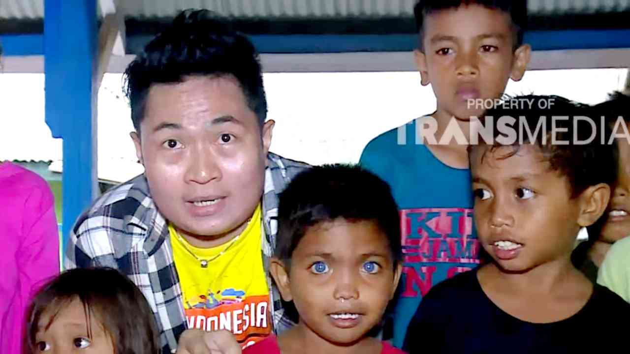 Mengagumkan! Suku Mata Biru Juga Ada Di Indonesia - WisataLiburan.id